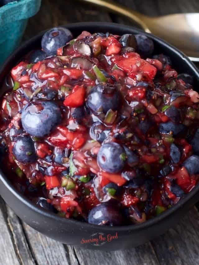 Easy Homemade Blueberry Syrup Recipe with Canning Instructions